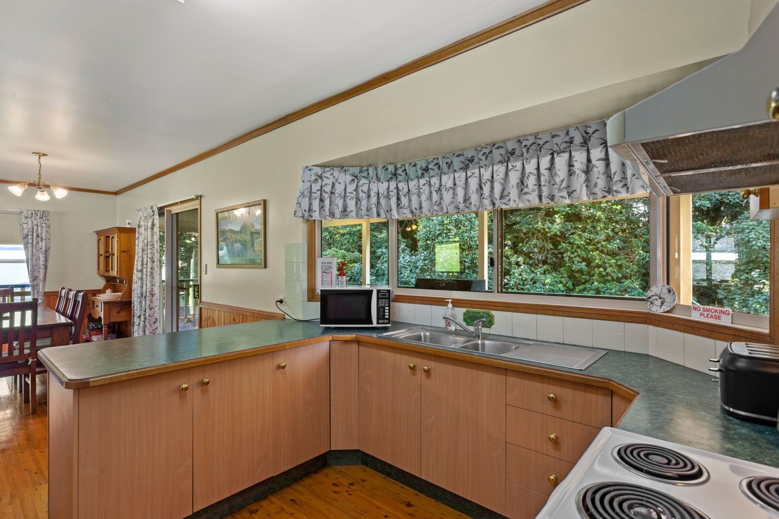 Kookaburra Cottage | Bunya Mountains
